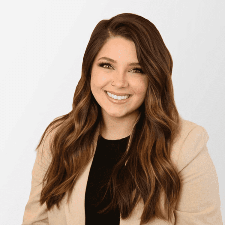 Meet Maddy Taylor - Expert Hair Coloring Stylist